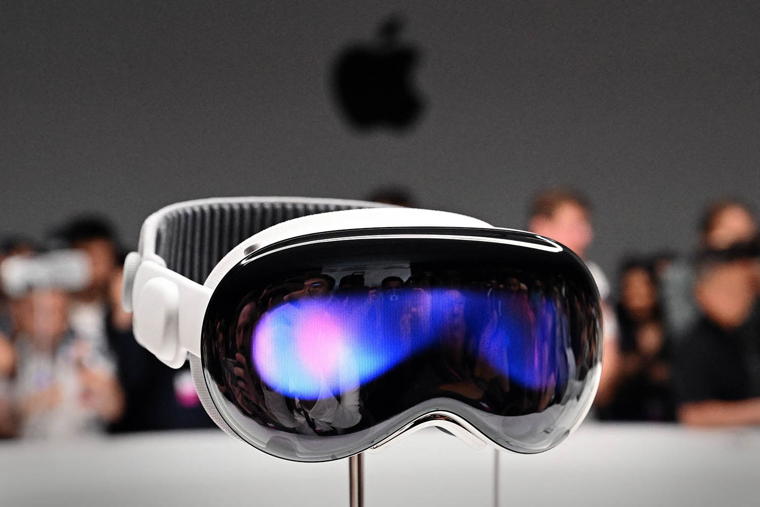 Apple’s biggest product launch in a decade is a $3,500 VR headset