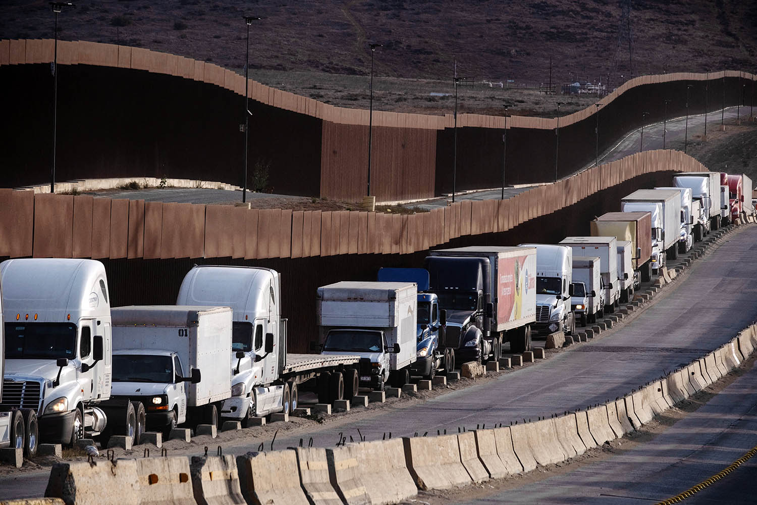 Trump green-lights tariffs against Mexico and Canada